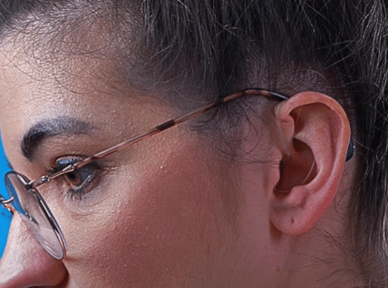 Comment mettre un appareil auditif BTE thin tube ? - Laboratoires Unisson